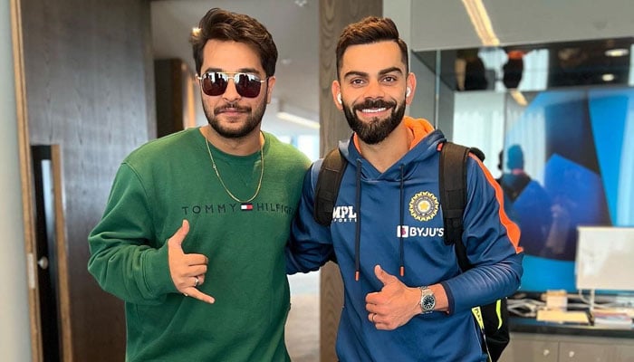 T20 World Cup: Virat Kohli gives signed t-shirt to Asim Azhar - Gossip ...