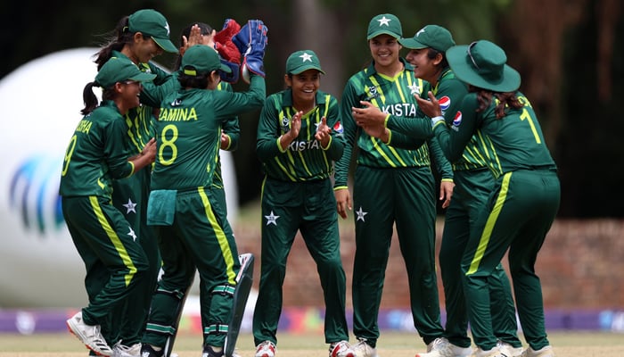 Eyman Fatima stars as Pakistan qualify for Super Six of U19 T20 World ...