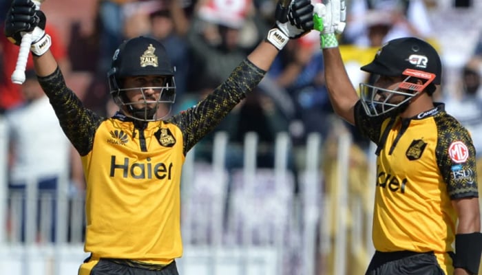 'Saim is a player of Babar's category,' Shadab Khan - Gossip - geosuper.tv