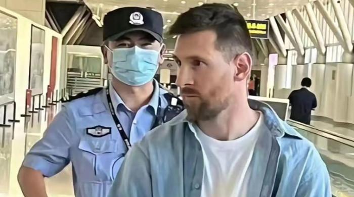 Why was Messi detained at Beijing airport? - Football Leagues - geosuper.tv