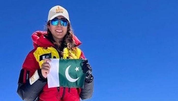Naila Kiyani becomes first Pakistani woman to scale Cho Oyu - Other ...