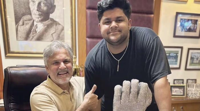 Moin Khan says does not want to hold position in PCB due to Azam Khan's ...