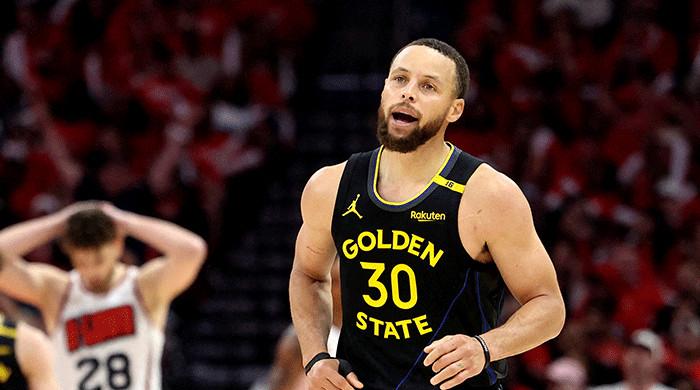 Stephen Curry stuns fans with 14 three-pointers in 30 seconds ...