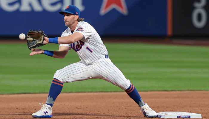 Mets trade Jeff McNeil to A’s for teen pitching prospect Yordan ...